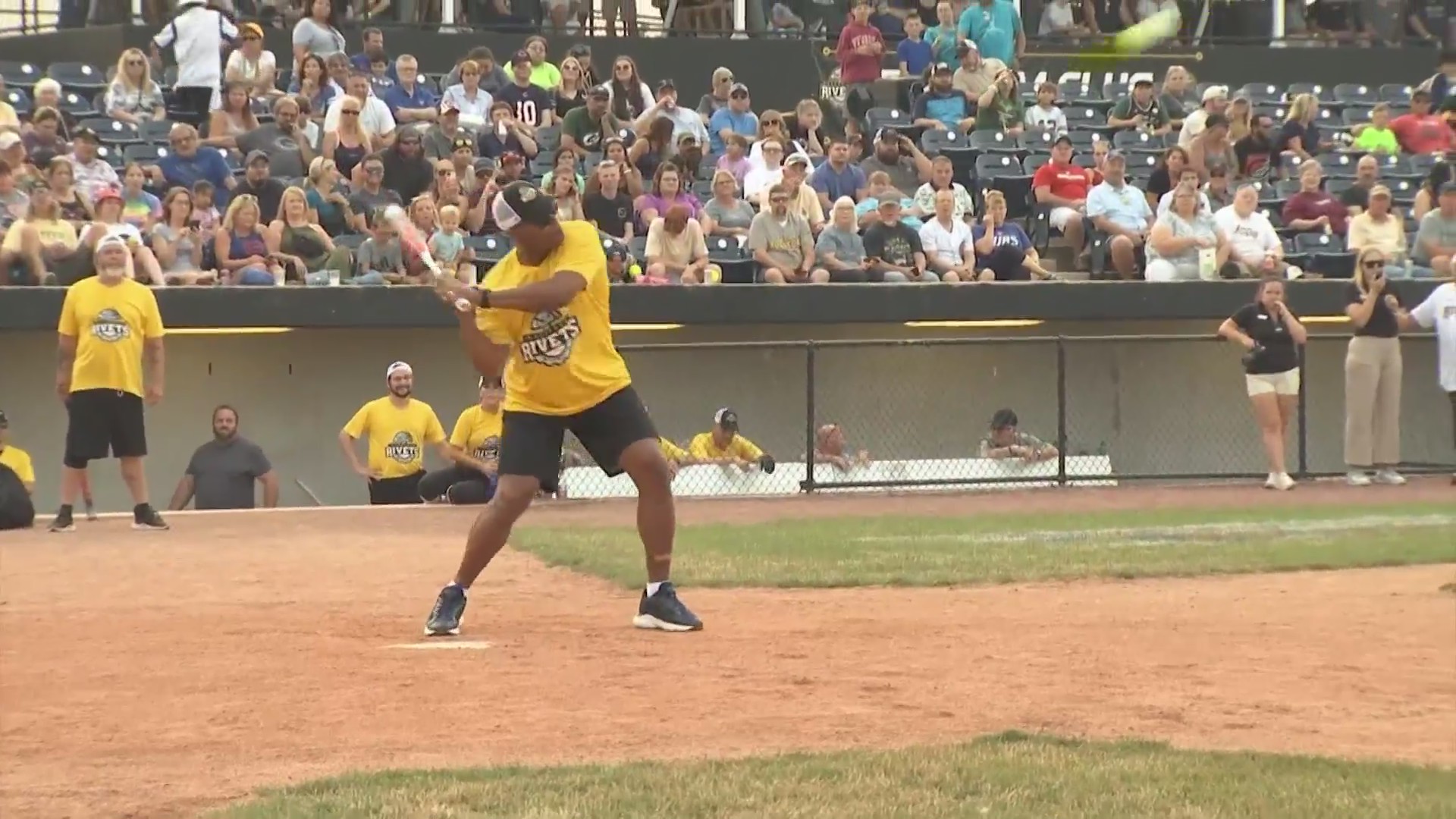 Chicago and Wisconsin sports legends connect with their 815 fans during ...