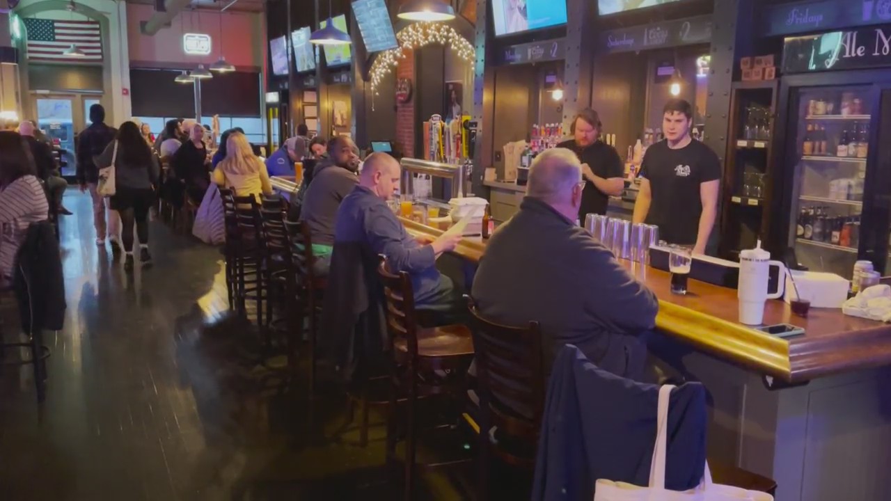 Downtown Scranton bar crowded as many enjoy championship games – 28/22 News