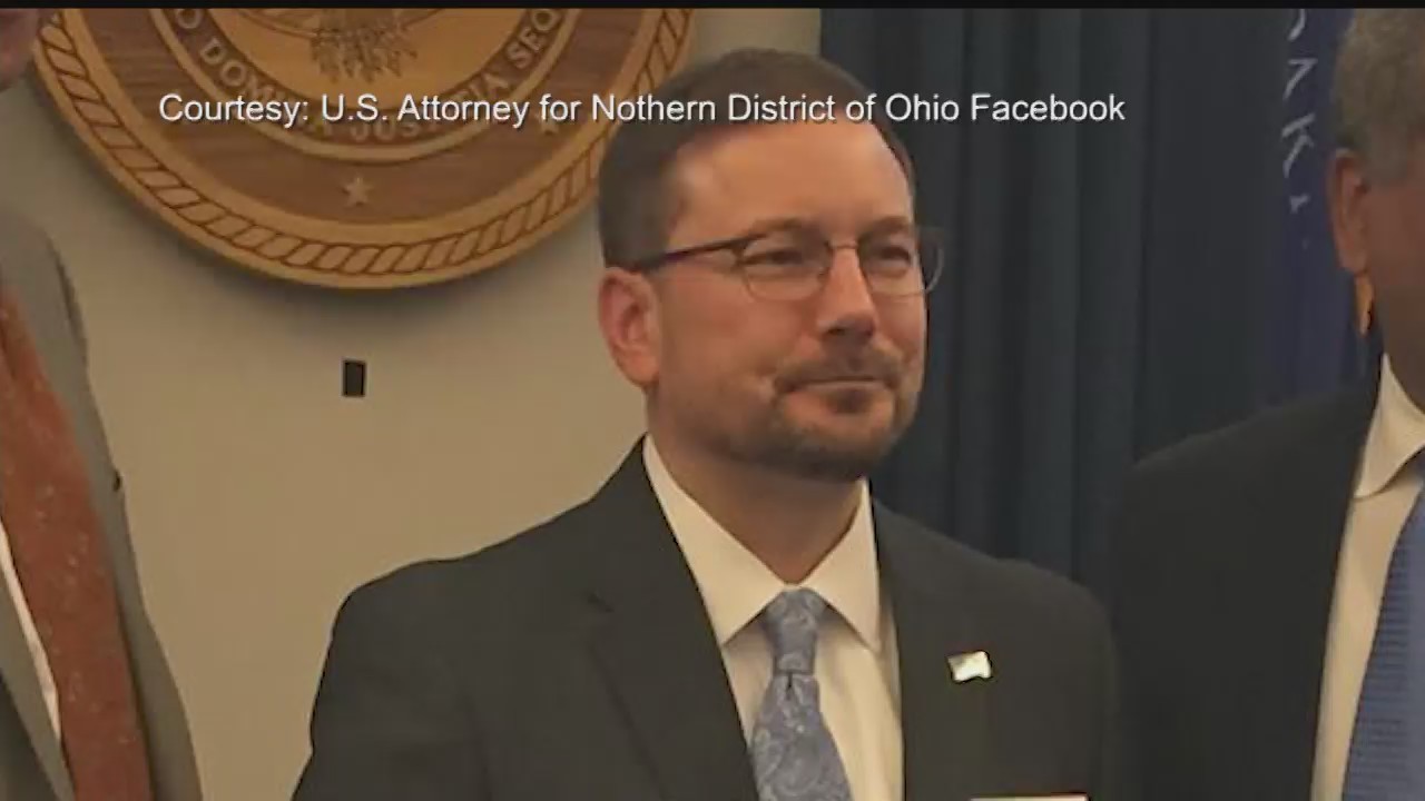 27 Investigates former Assistant US Attorney Mark Bennett’s possible ...