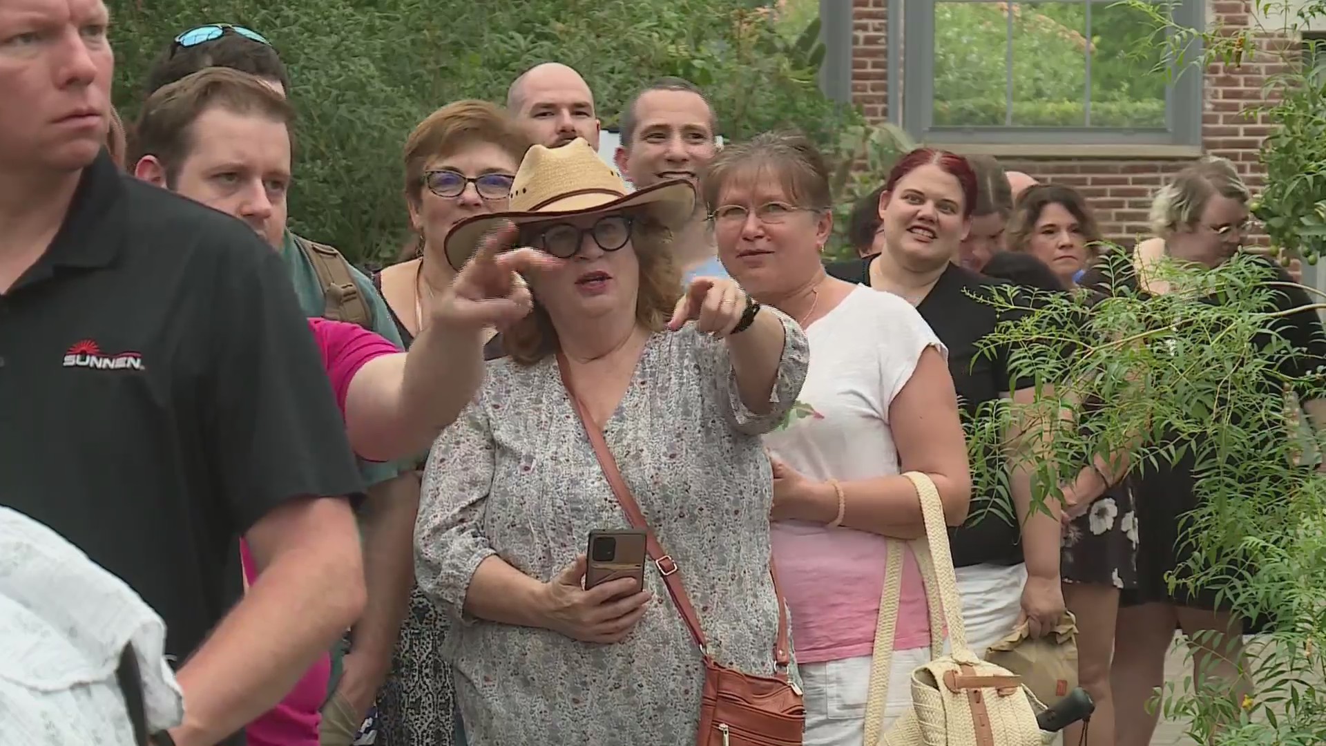 Many gather to see the corpse flower at Missouri Botanical Garden – FOX 2