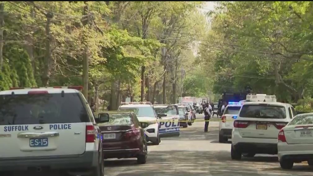 Suffolk County Police Officer Shot In Coram Officials Pix11