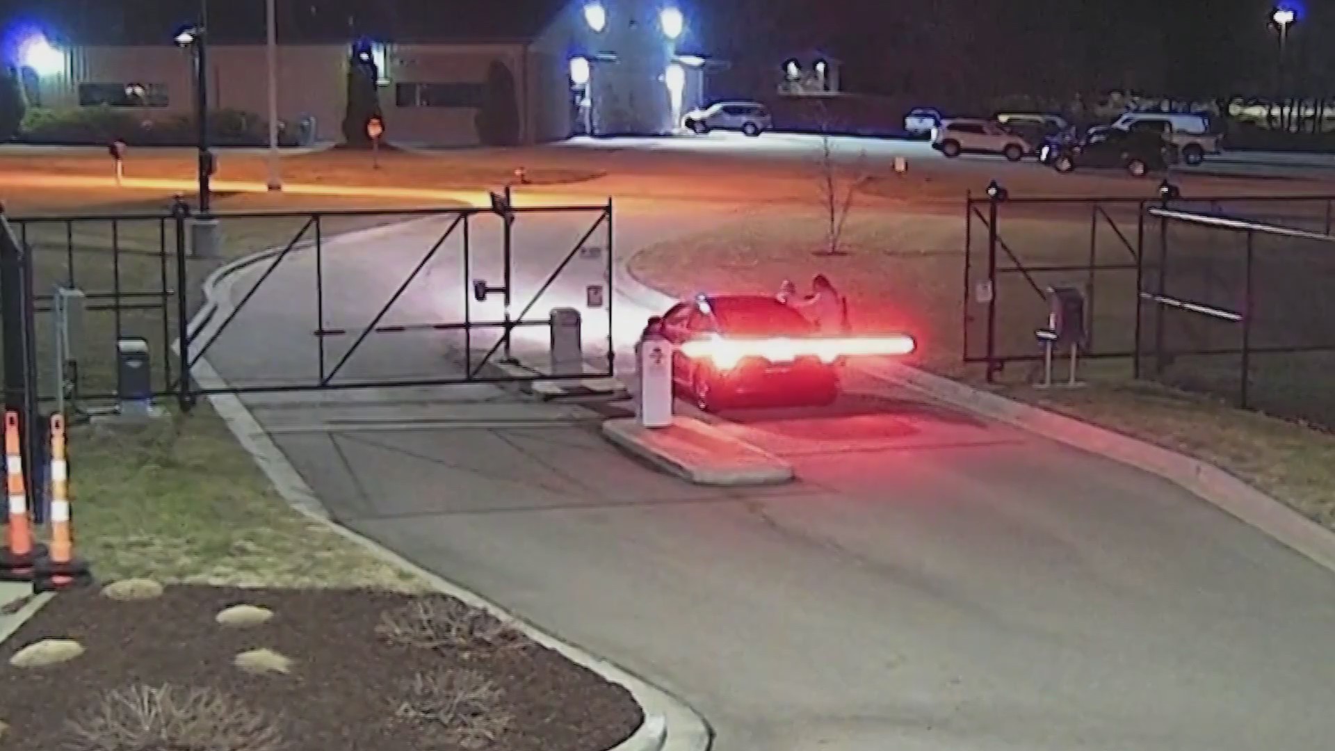 Farmington residents share concerns over 5 jail escapees – FOX 2