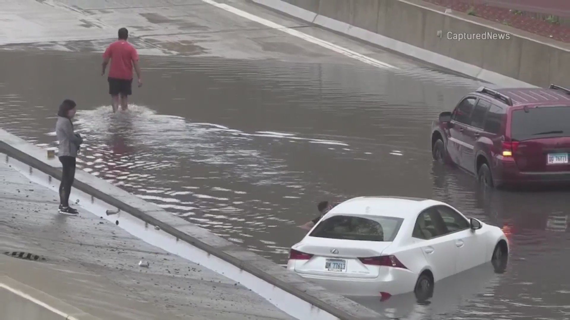 Flash Flooding in viaducts strands motorists across Chicago – WGN-TV