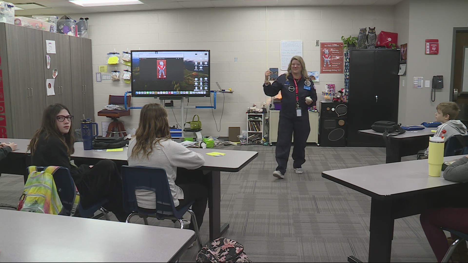 Scholastic Spotlight: DCG Teacher Takes Flight in G Force One – who13.com