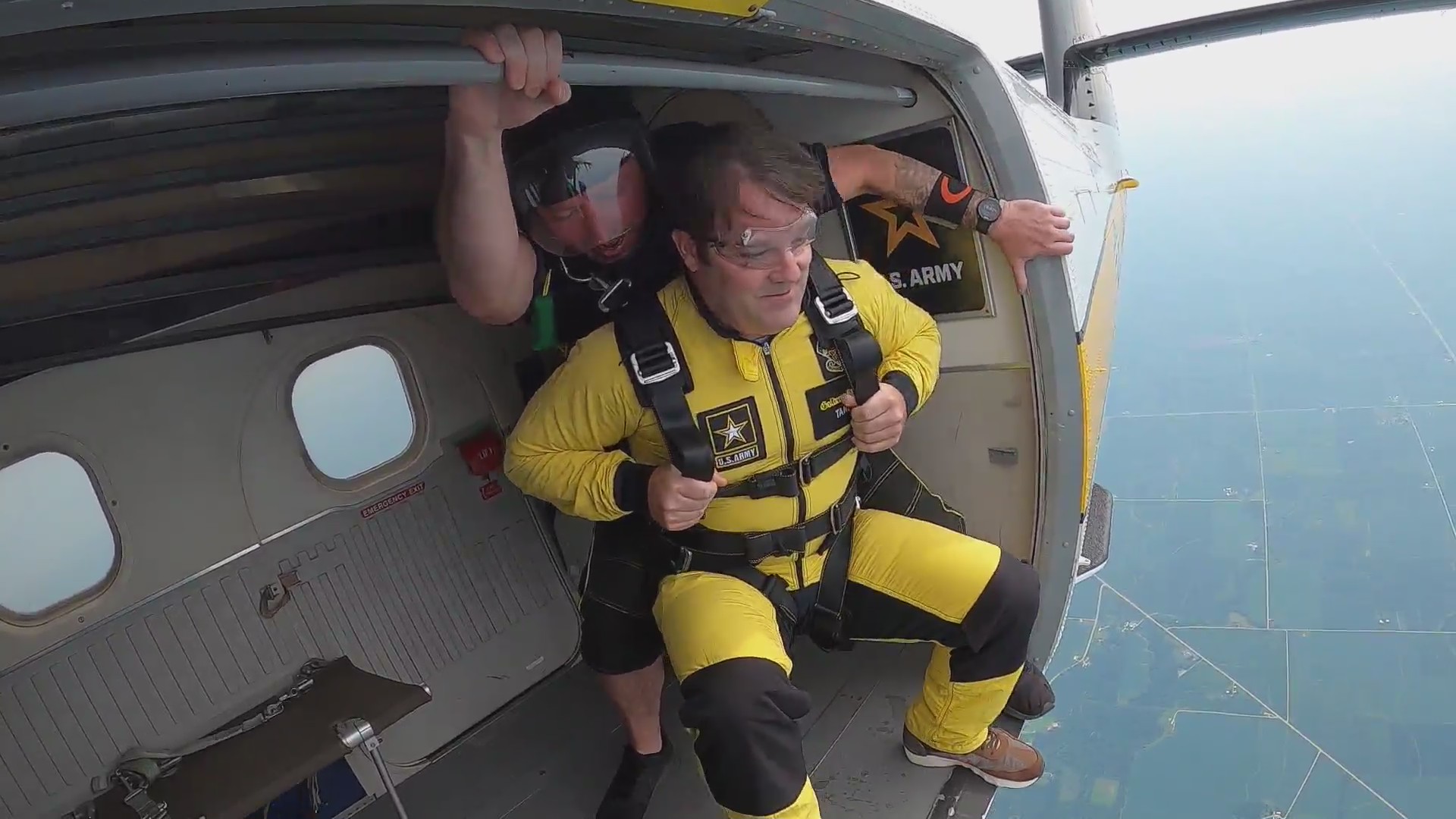 WGN’s Mike Lowe skydives with Golden Knights – WGN-TV WGN’s Mike Lowe skydives with Golden Knights – WGN-TV