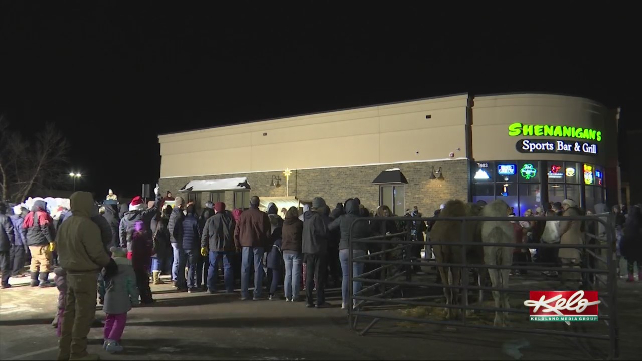 Living nativity scene held in Shenanigans’ parking lot Sunday ...
