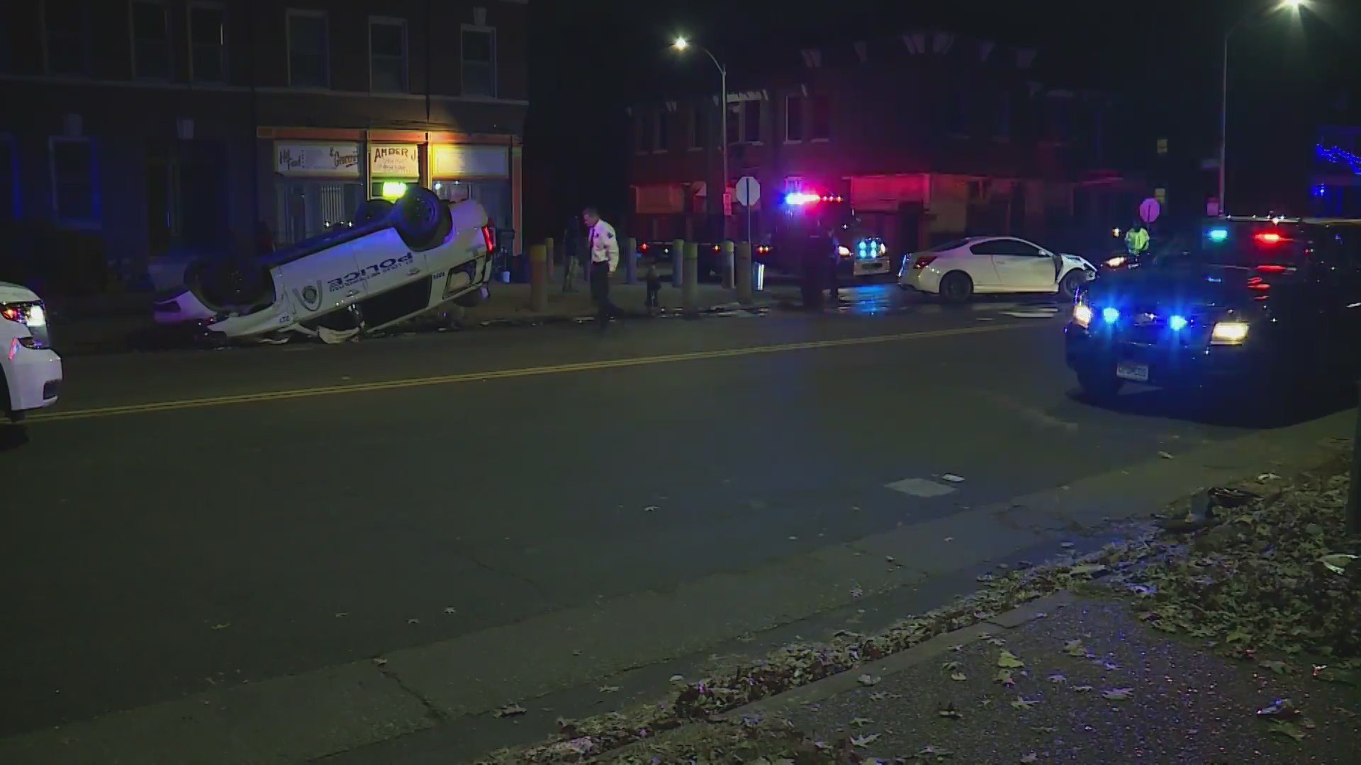 Video shows police and other vehicle run stop signs before crash – FOX 2