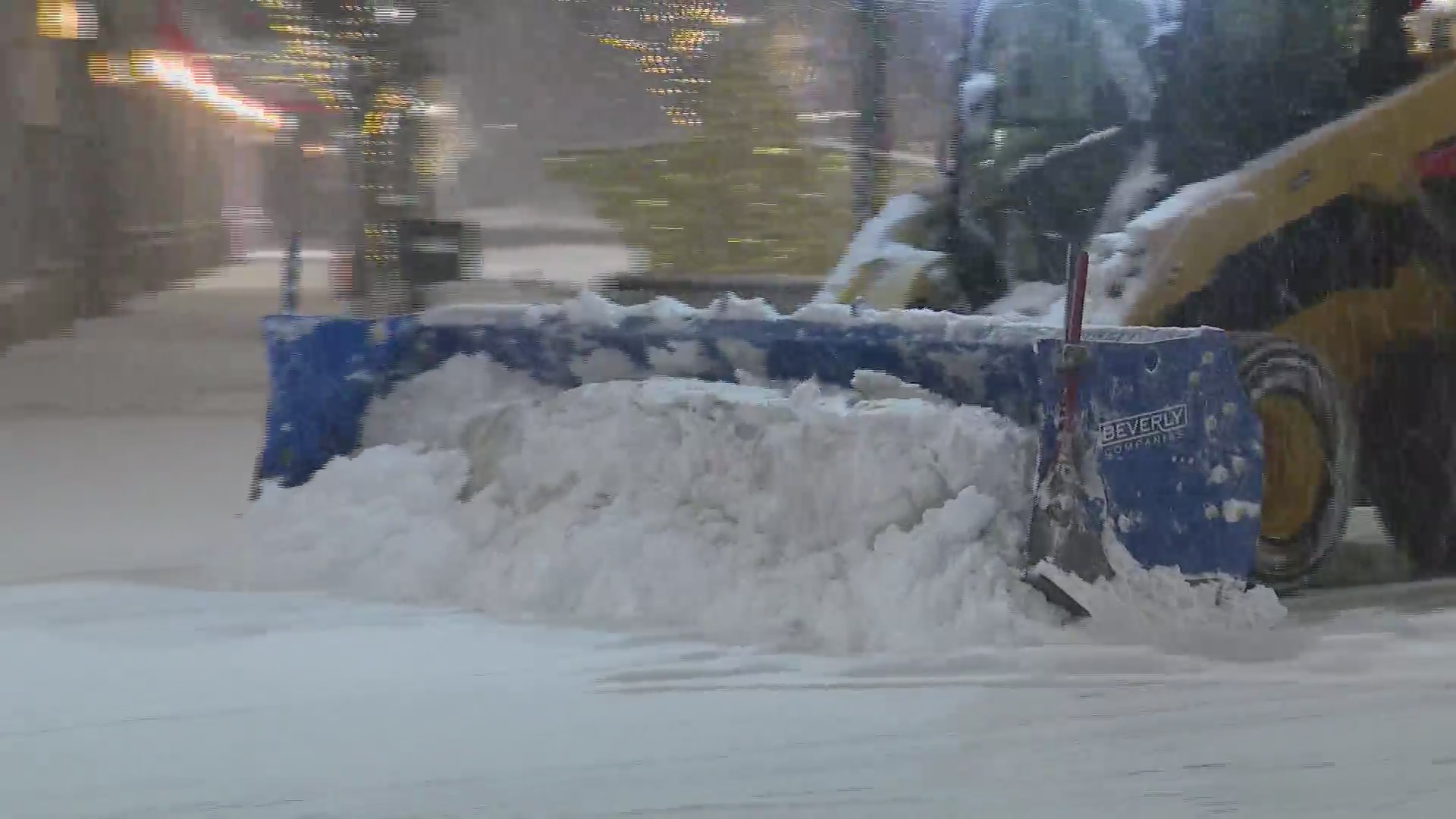 Latest conditions in Naperville amid winter storm – WGN-TV