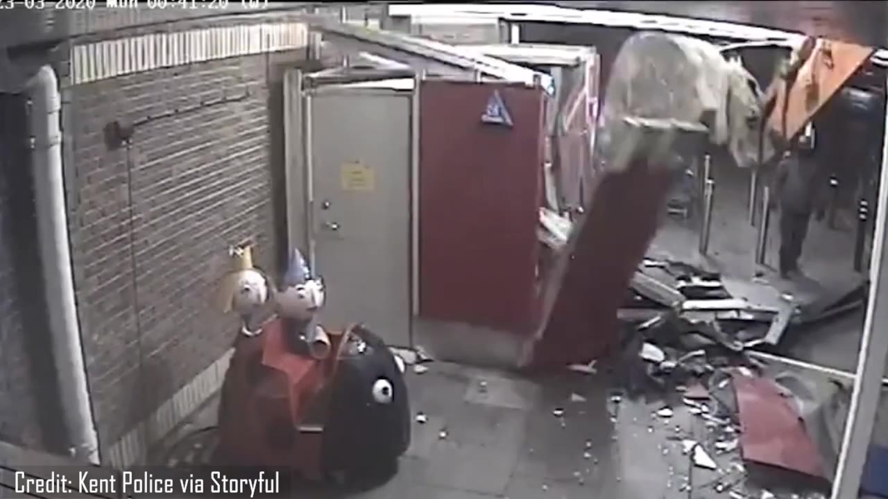 Thieves use excavator in ATM smash-and-grabs (Credit: Kent Police via ...