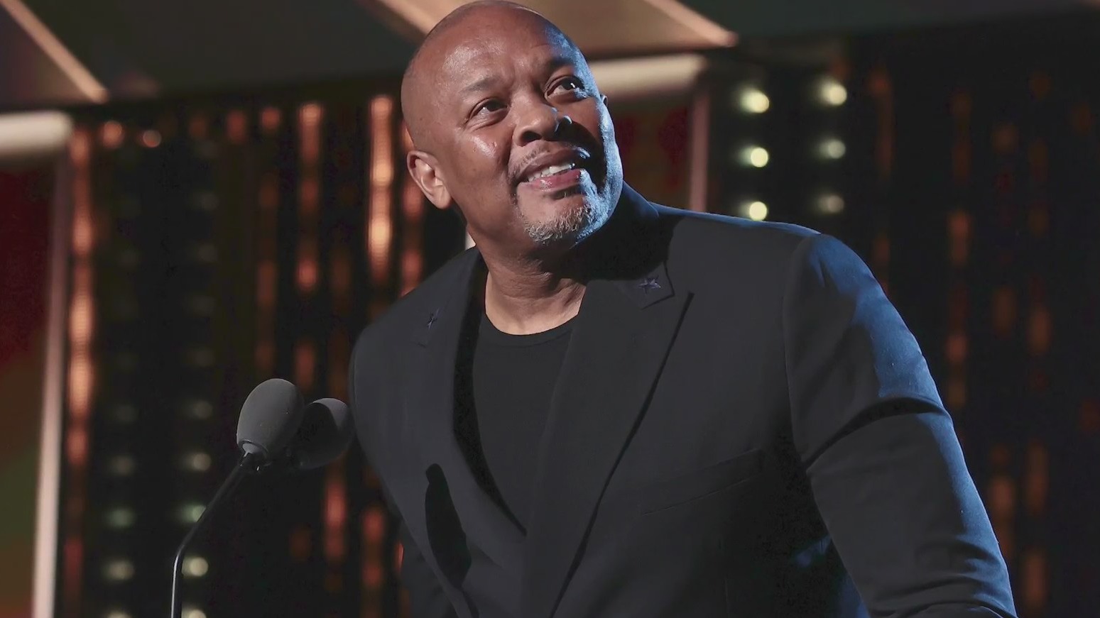 Dr. Dre says he had 3 strokes after 2021 brain aneurysm – WGN-TV