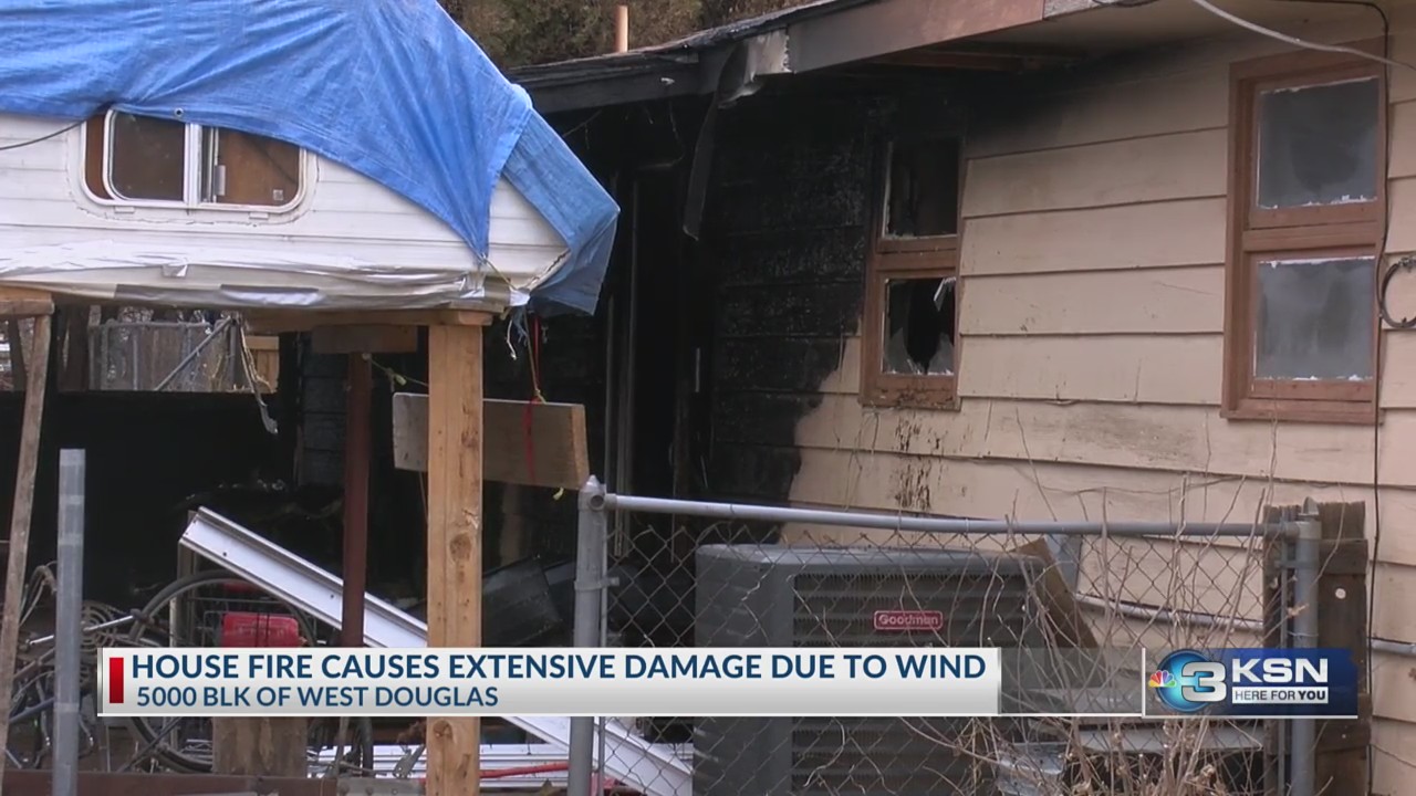West Wichita house fire causes extensive damage due to wind – KSN-TV