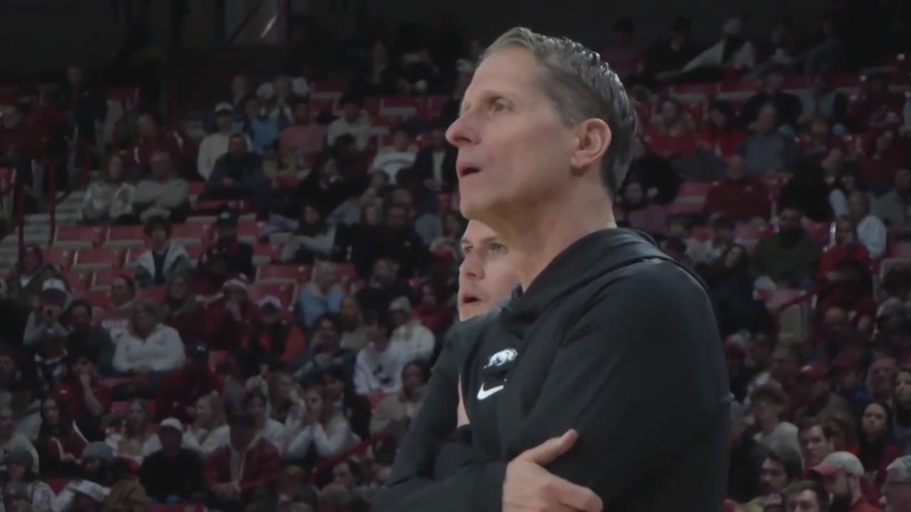 Hogs fans react, possibility of Muss Bus move – KLRT – FOX16.com