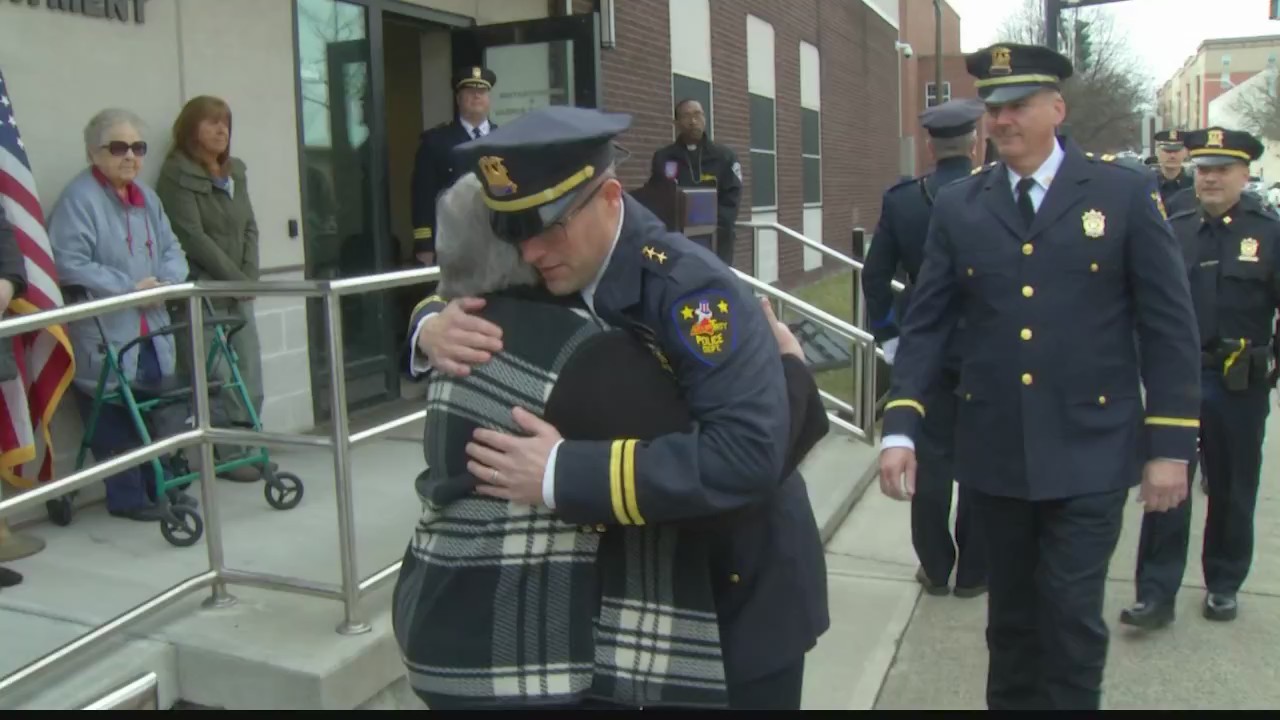 Walkout ceremony for longtime Troy detective – NEWS10 ABC