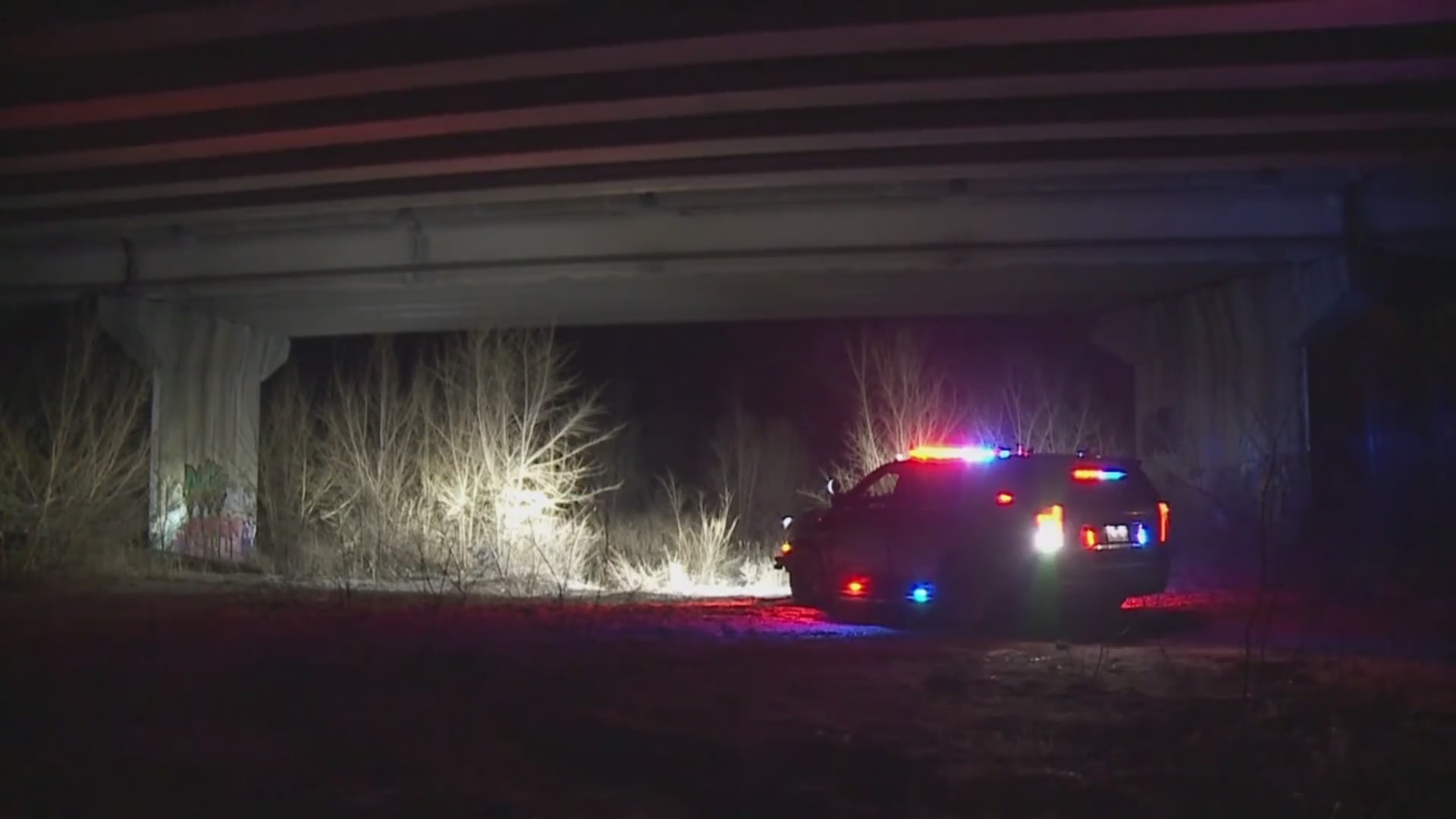 Officer in critical condition after falling off bridge – FOX31 Denver