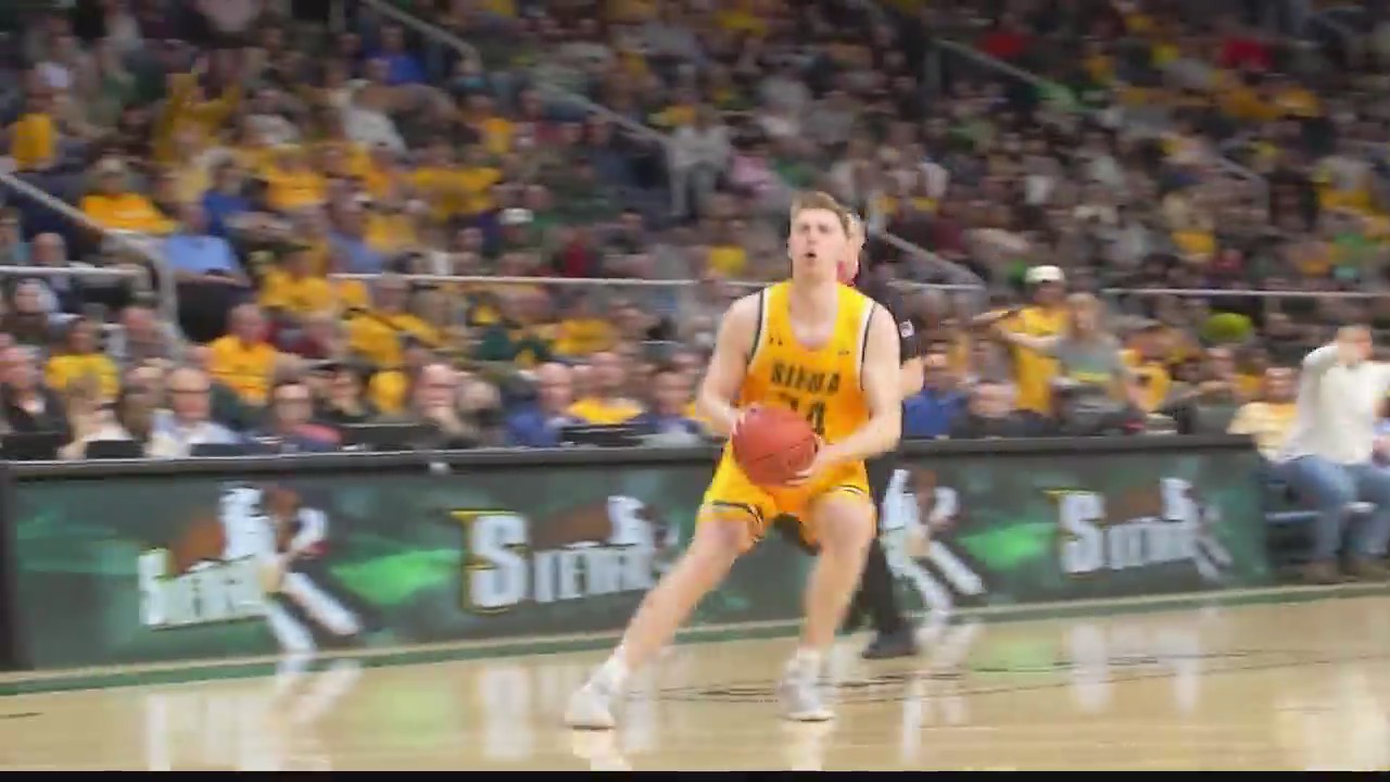 In wake of tragedy, Baer delivers storybook performance as Siena stomps ...