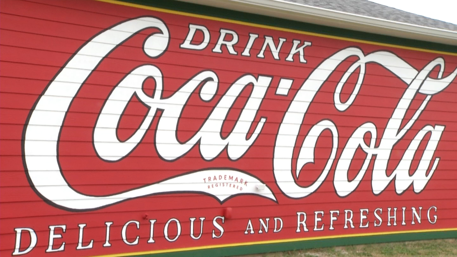 Addison Niday paints largest Coca-Cola mural in the CSRA on Appling ...