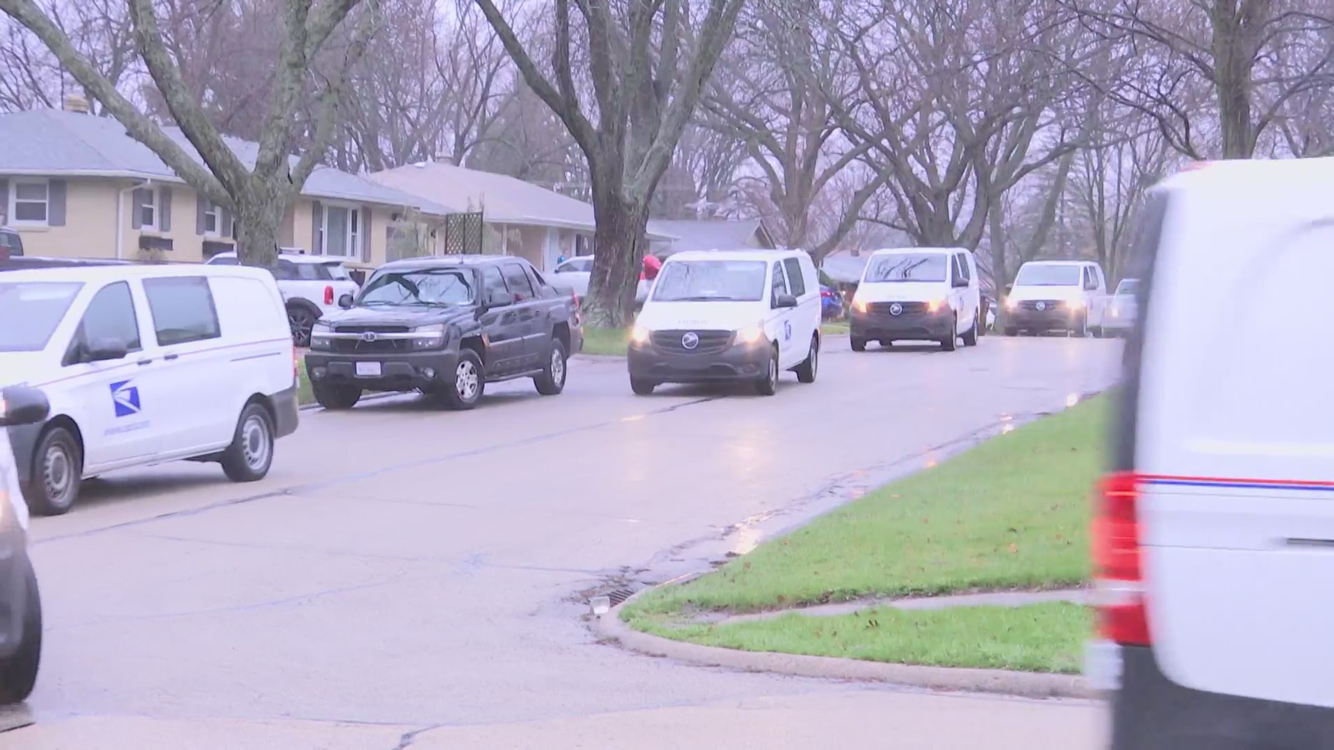 Mail carriers honor slain Rockford mailman Jay Larson with memorial ...