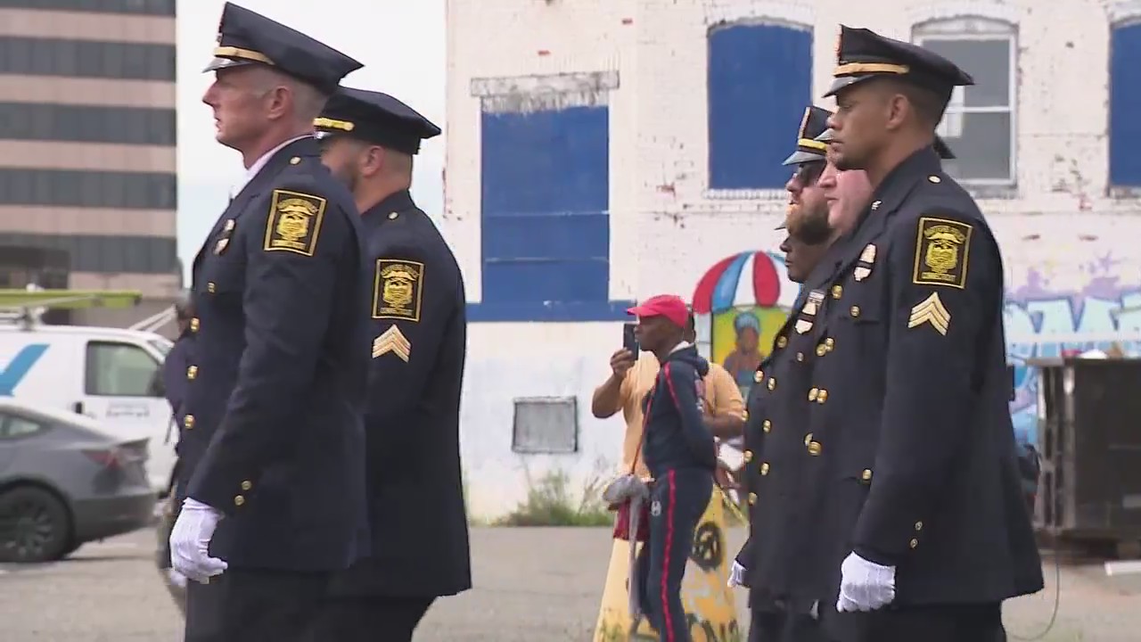Hundreds attend wake for Hartford Police Detective Robert “Bobby ...