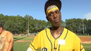 Coach Reggie inspires Savannah Bananas – WSAV-TV