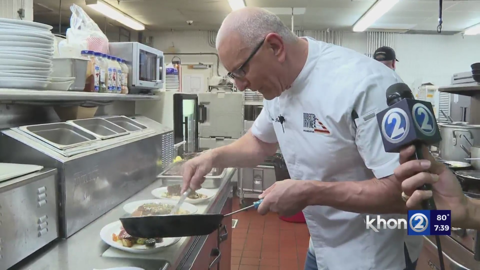 Celebrity chef cooks food for Marines at St. Patrick’s Day event – KHON2