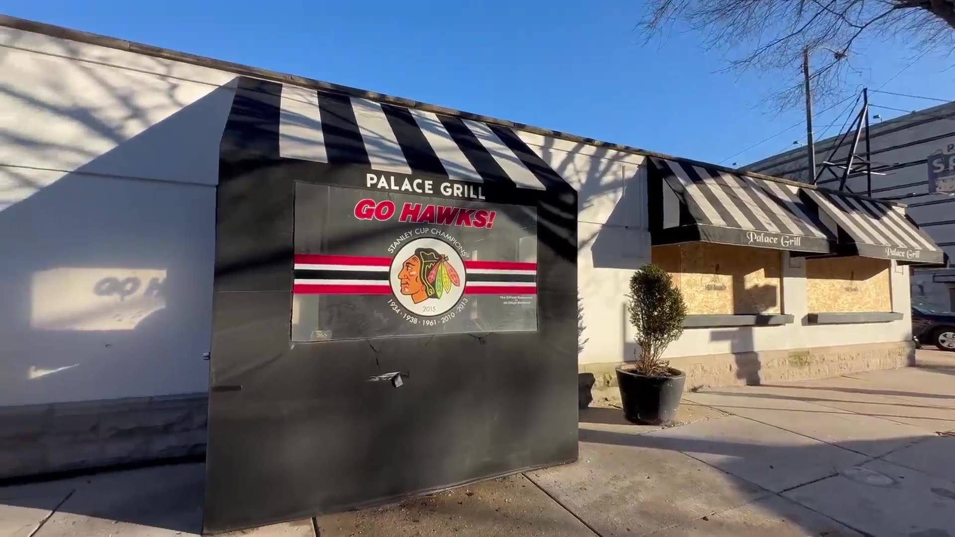 Fire damages historic Chicago diner Palace Grill – WGN-TV