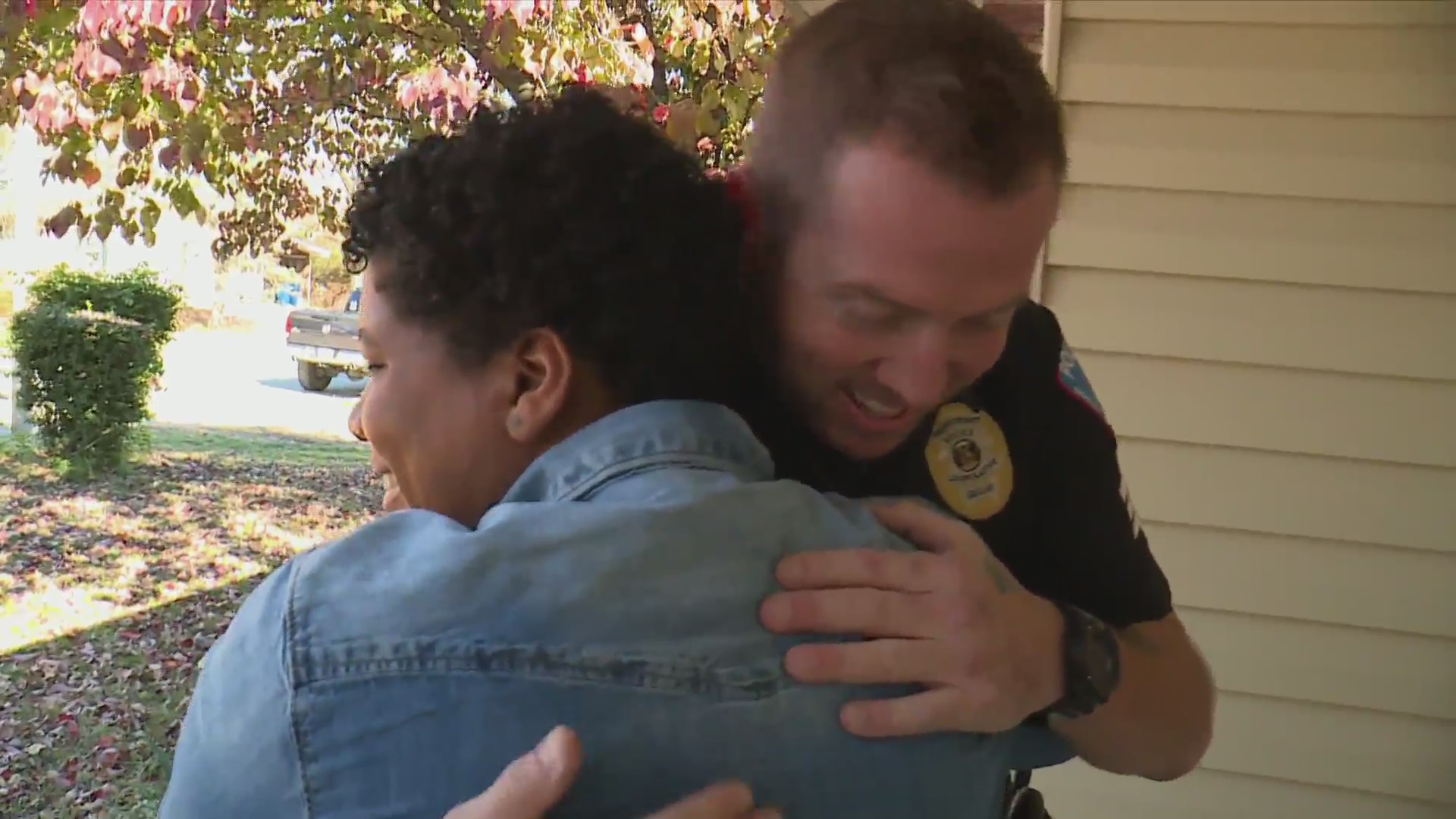 Stolen cop car crash leads to an emotional connection – FOX 2