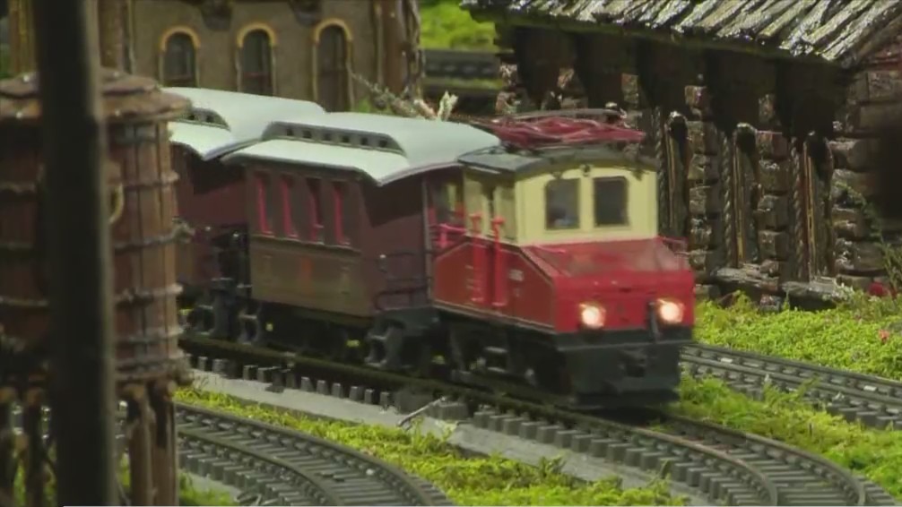 Holiday train show expands at New York Botanical Garden – PIX11