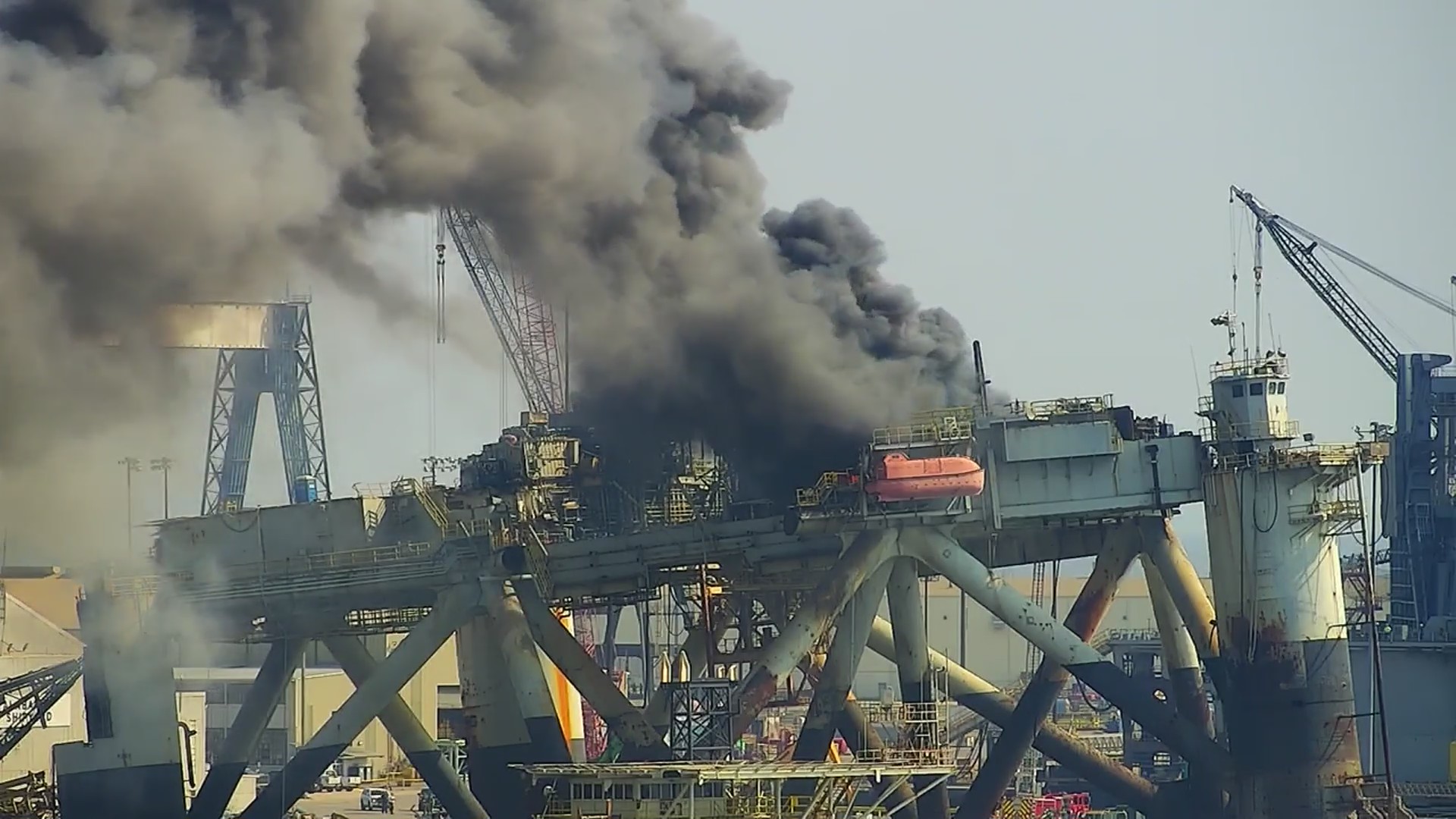 Oil rig on fire on east side of Mobile River – WKRG News 5