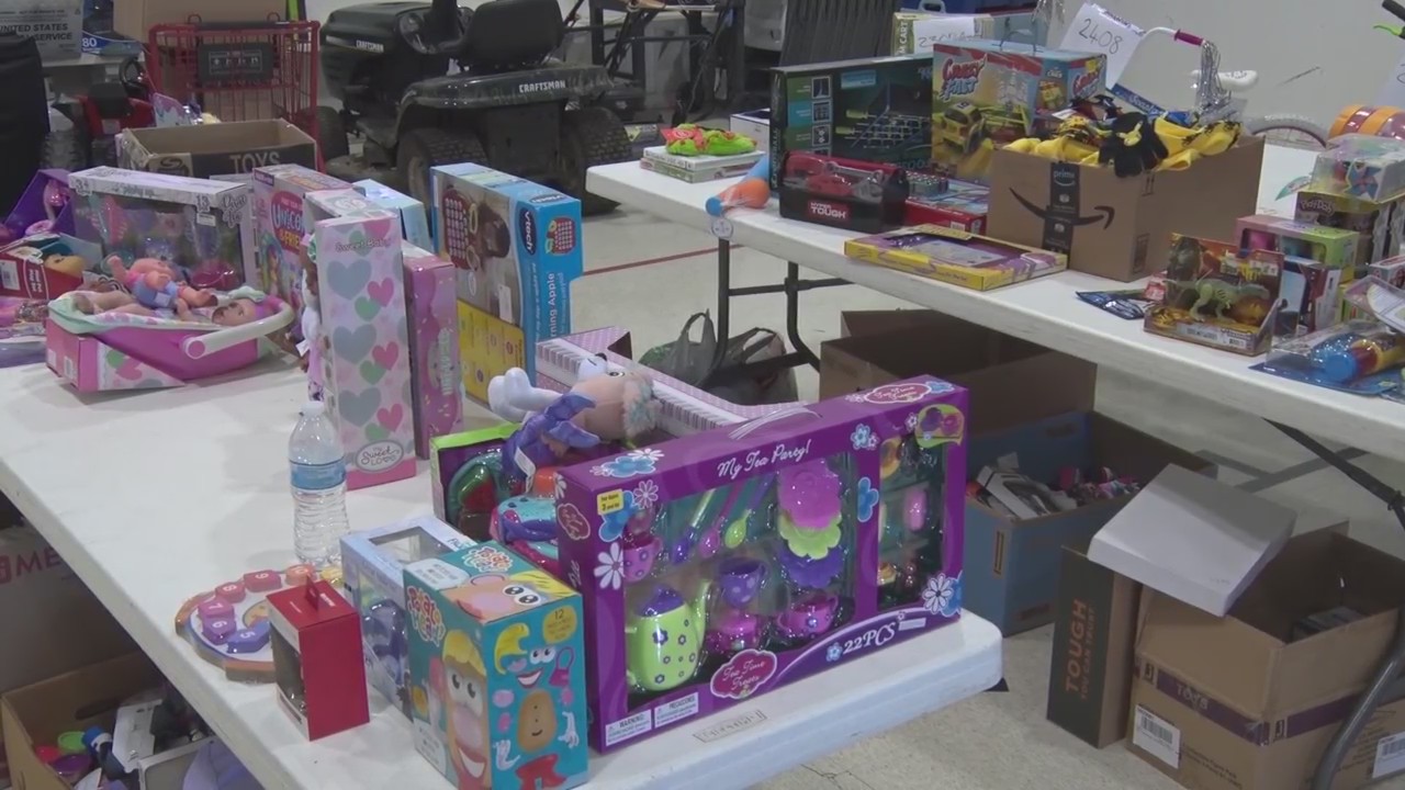 Mercer County Residents Receive Salvation Army Angel Tree Gifts – WVNS