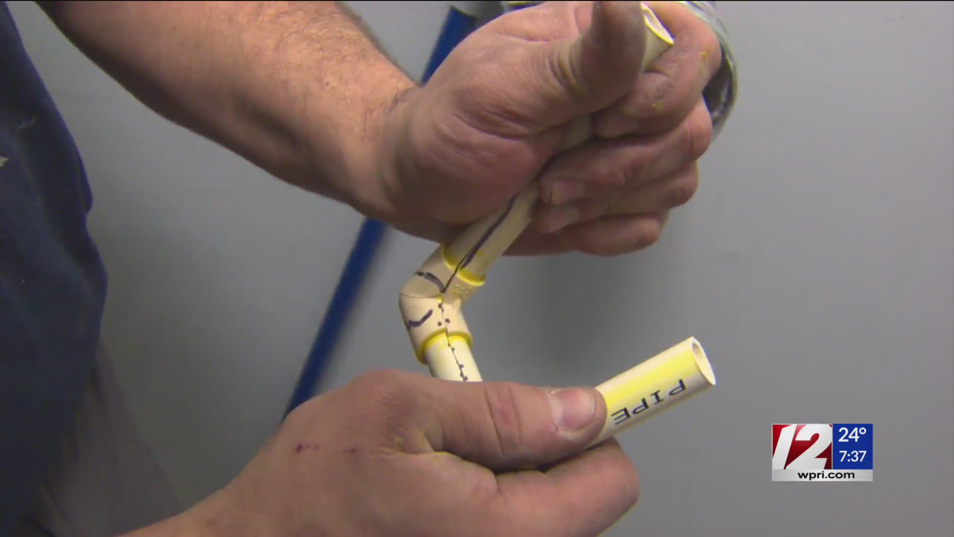 Plumbers busy as pipes freeze, burst following extreme cold – WPRI.com