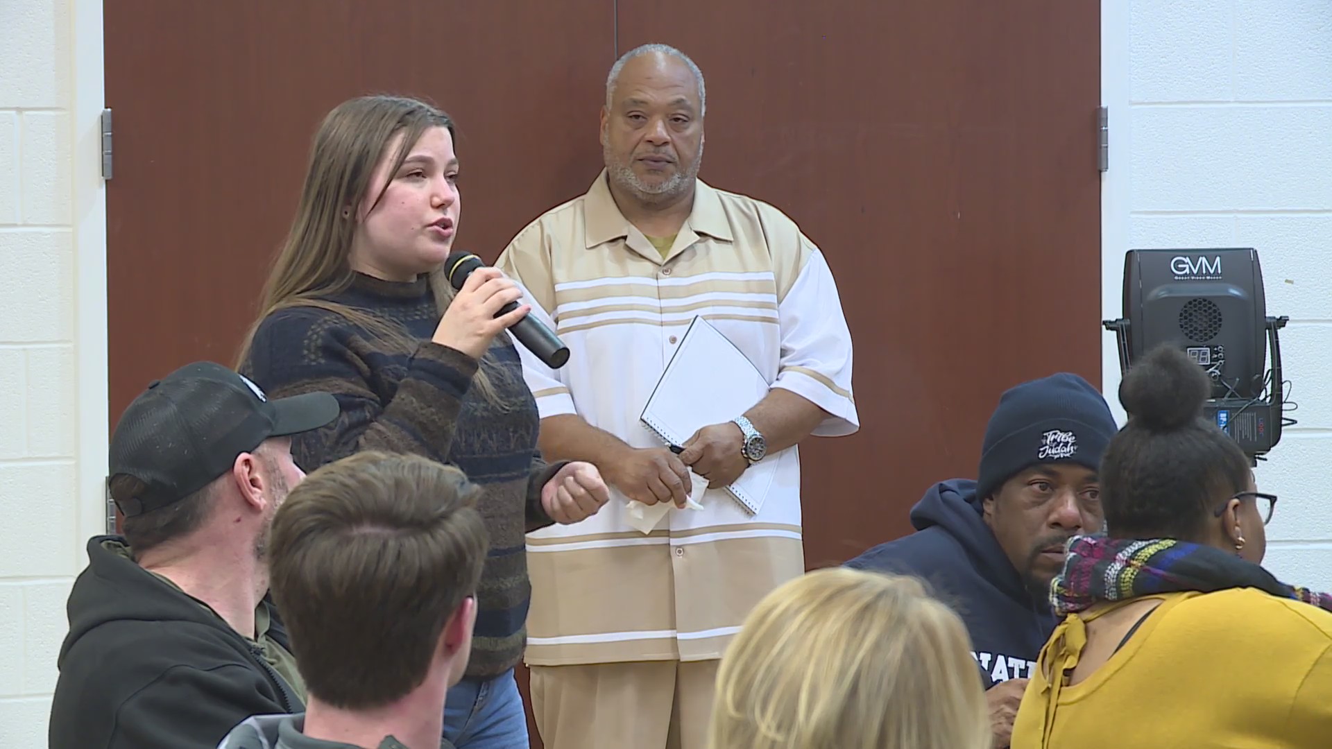 Newport News mayor Phillip Jones holds first town hall – WAVY.com