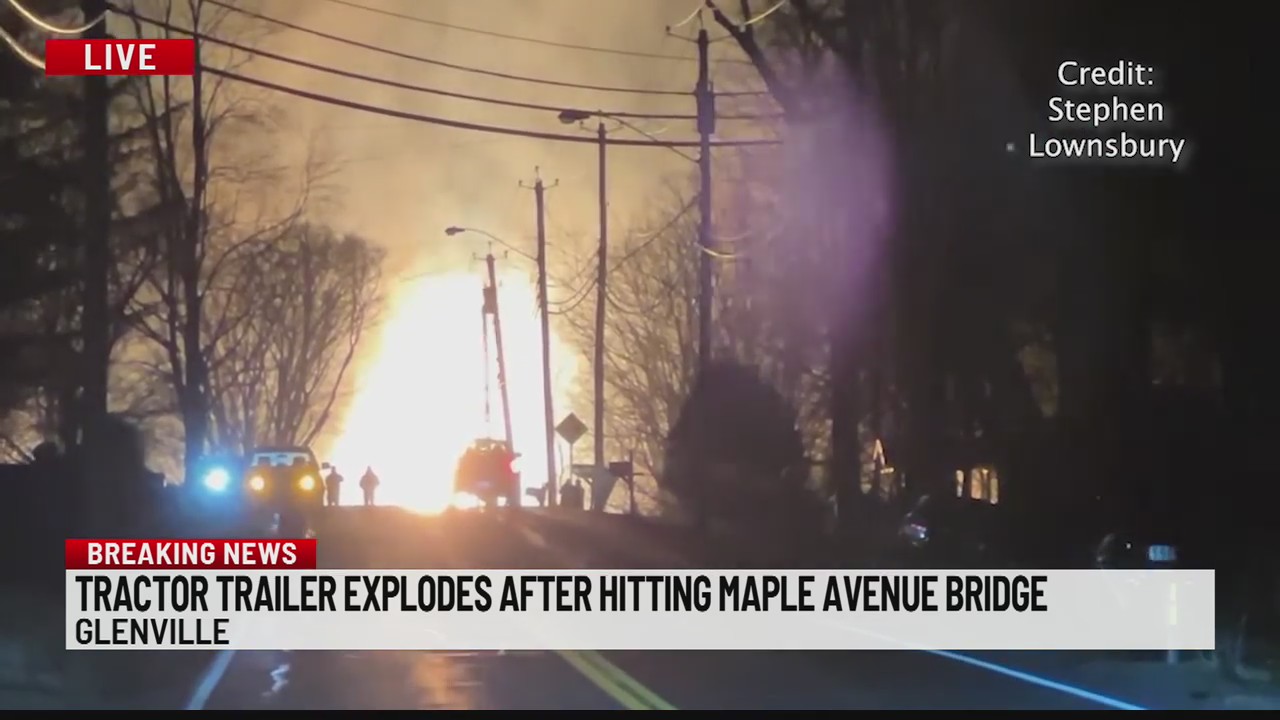 10pm Crews respond to explosion and fire at Glenville bridge – NEWS10 ABC