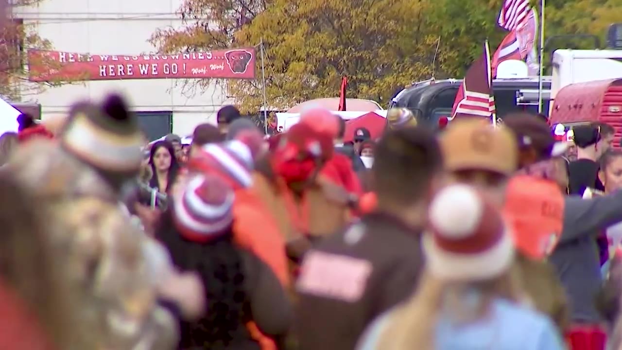 Man’s life saved at muni lot: ‘That’s just what I do’ – Fox 8 Cleveland WJW