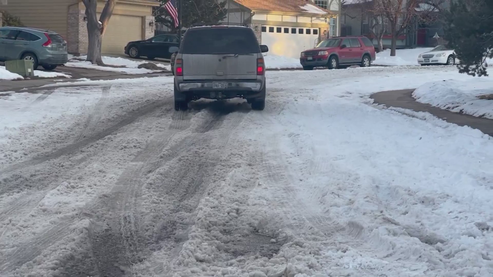 Aurora neighborhood fed up with iced-over roads – FOX31 Denver