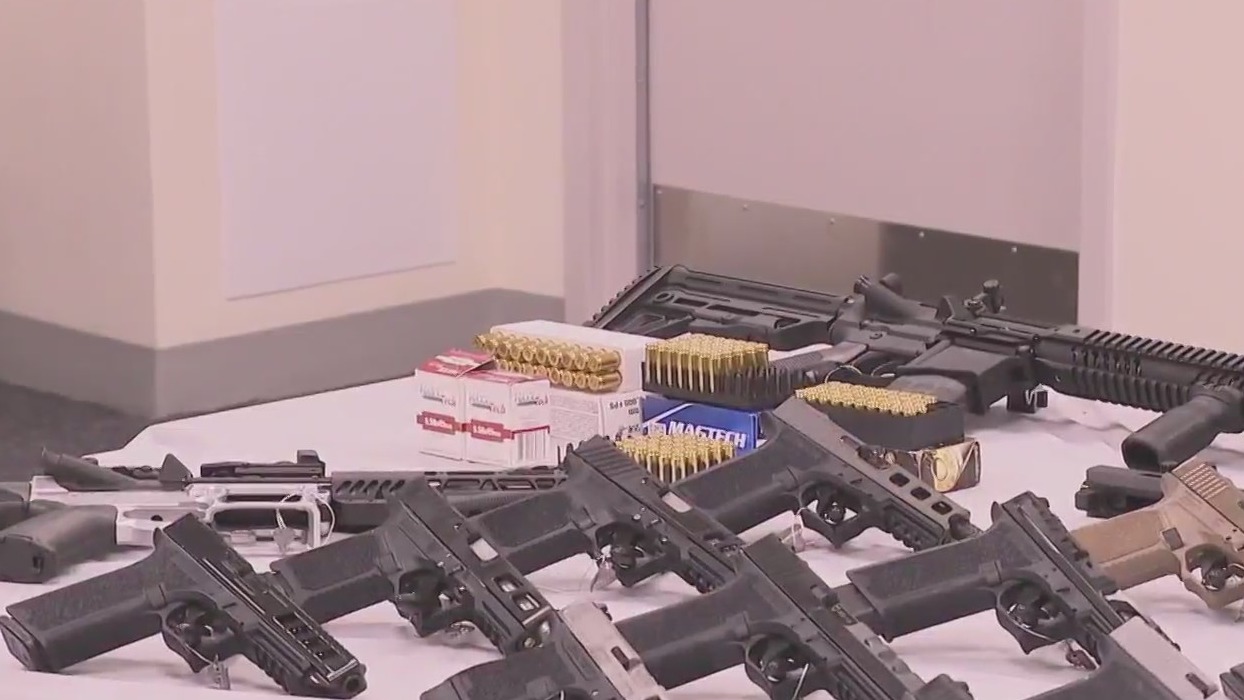 Federal judge halts key parts of New York’s new gun law | Morning in ...