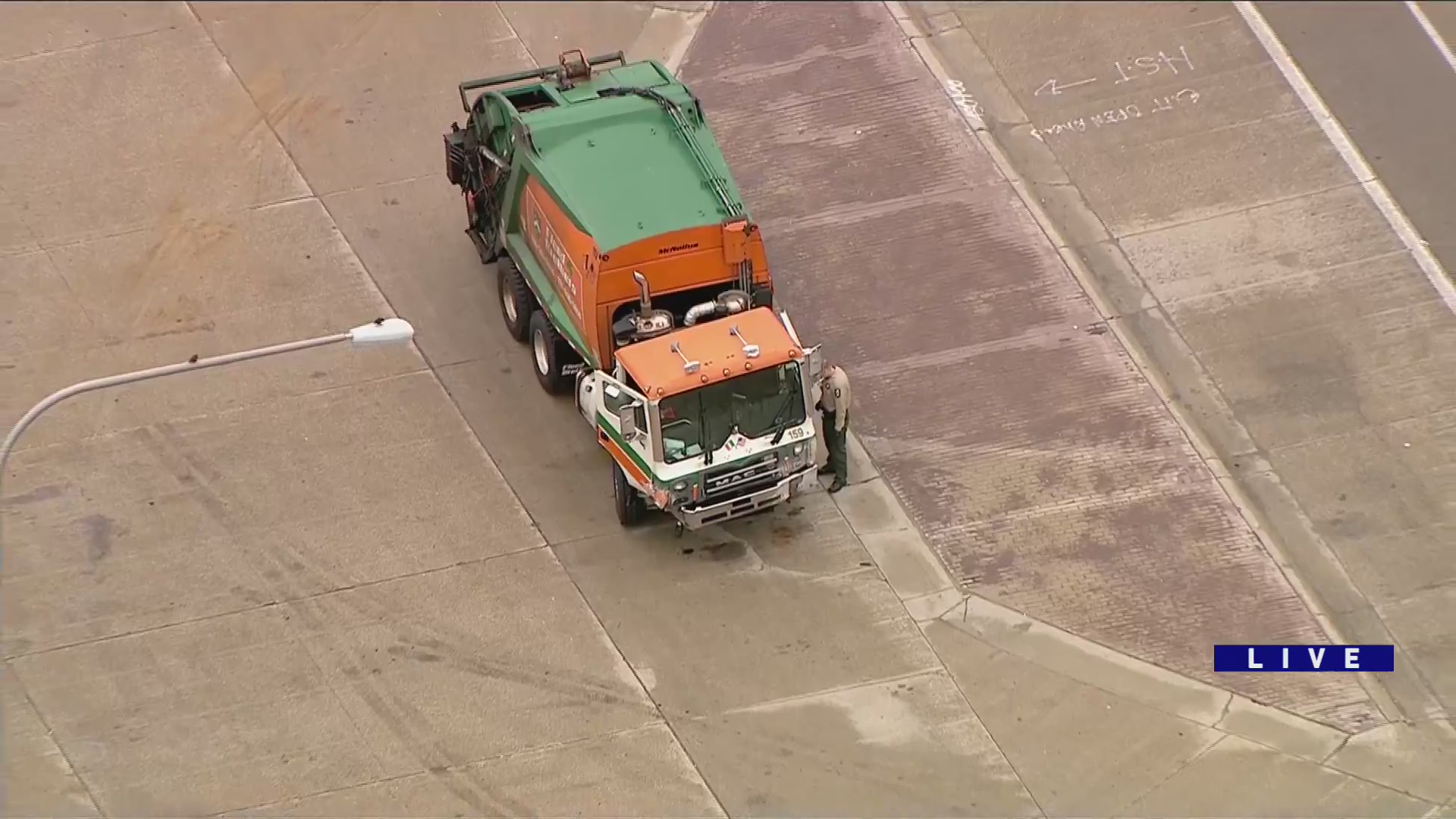 Driver injured in wrong-way crash on Kennedy Expressway ramp – WGN-TV