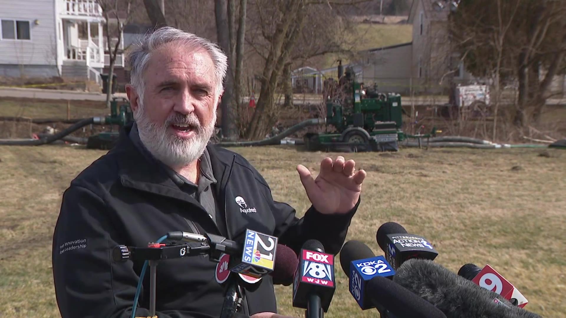 Erin Brockovich and Bob Bowcock speak in East Palestine – Fox 8 ...