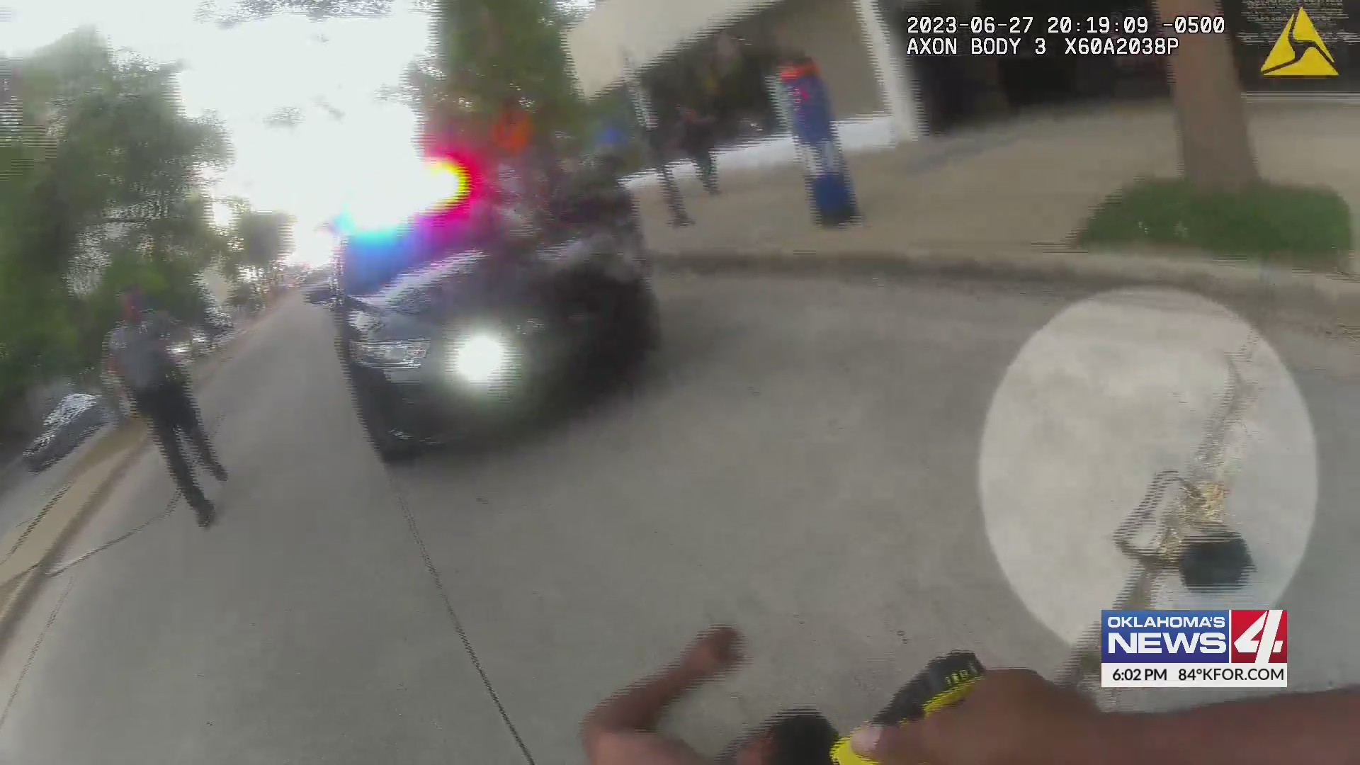 Officers take down man accused of stealing purses – KFOR.com Oklahoma City