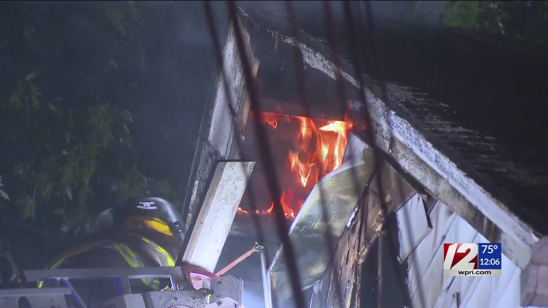 2 hospitalized after jumping from burning Providence building – WPRI.com