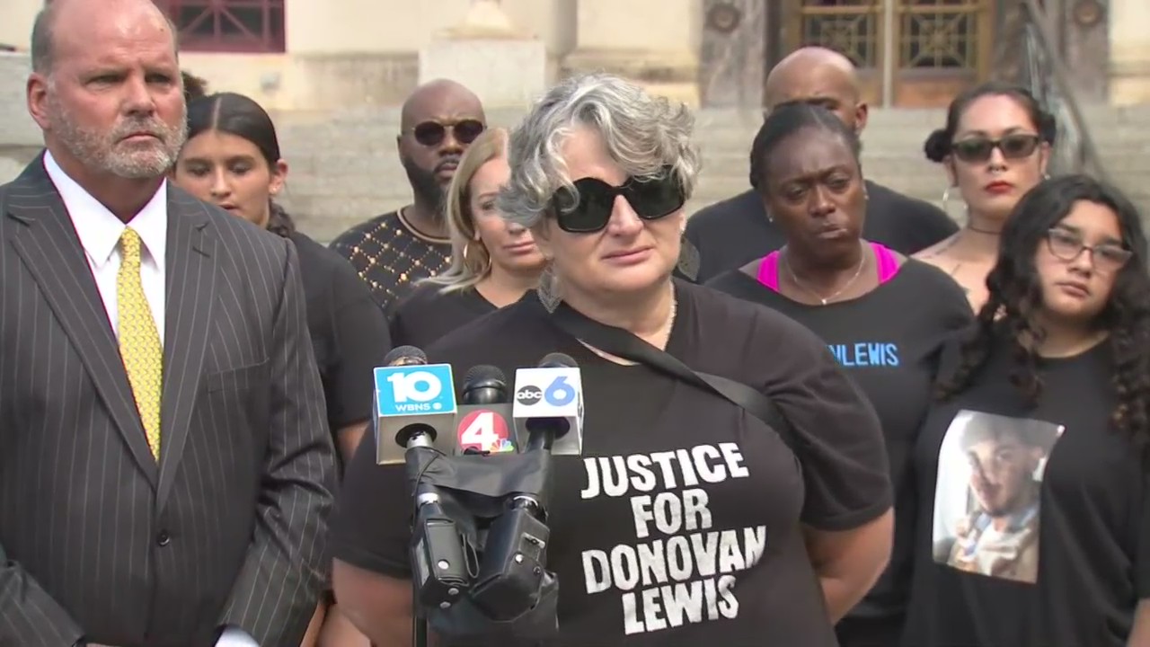 Donovan Lewis’ family demand change from Columbus police, announce new ...