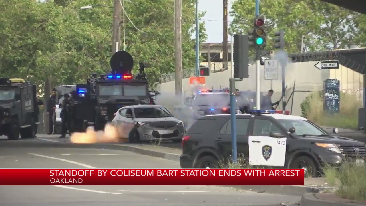 Flashbang, gas deployed during standoff at Oakland Coliseum BART – KRON4