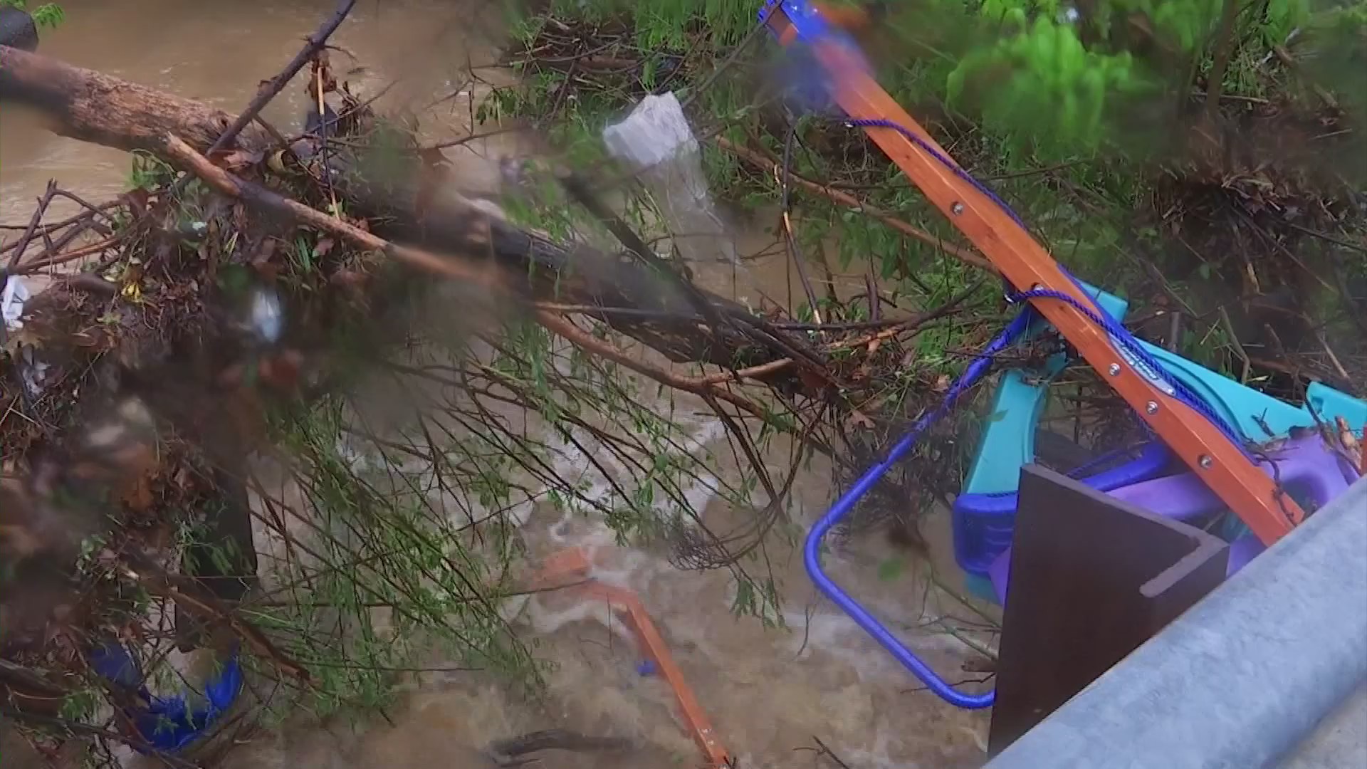Wayne county residents battle flash flooding – WOWK 13 News