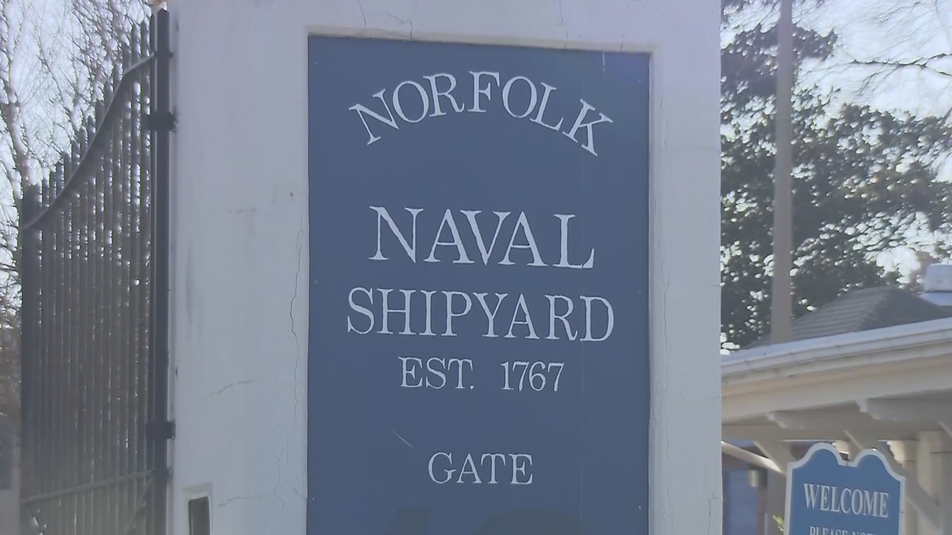 Navy cuts ribbon on new barge NEX micro market at Norfolk Naval ...