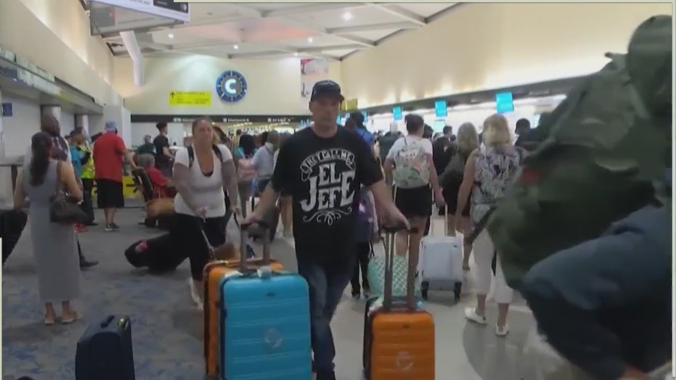 What to expect for another busy travel holiday season | NewsNation Live ...