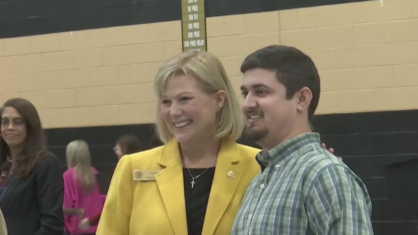 Wayne County High School teacher receives prestigious award – WSAV-TV