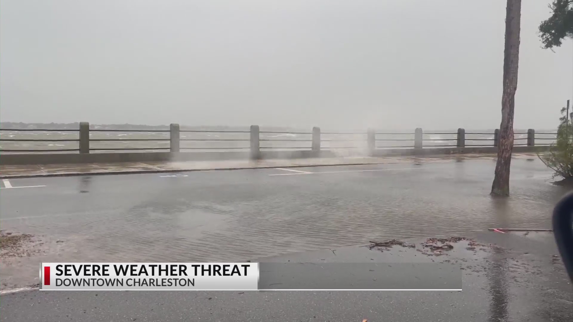 High winds, surf cause waves to crash over Battery wall – WCBD News 2