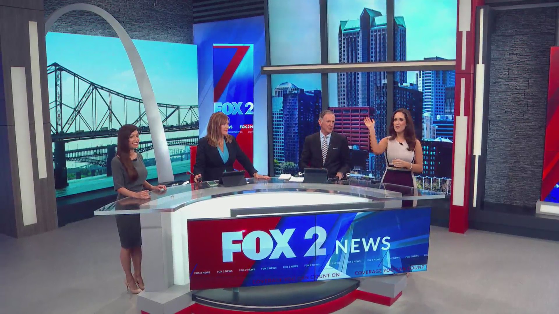 FOX 2’s Amelia Mugavero teaches the AM crew how to do the royal wave ...