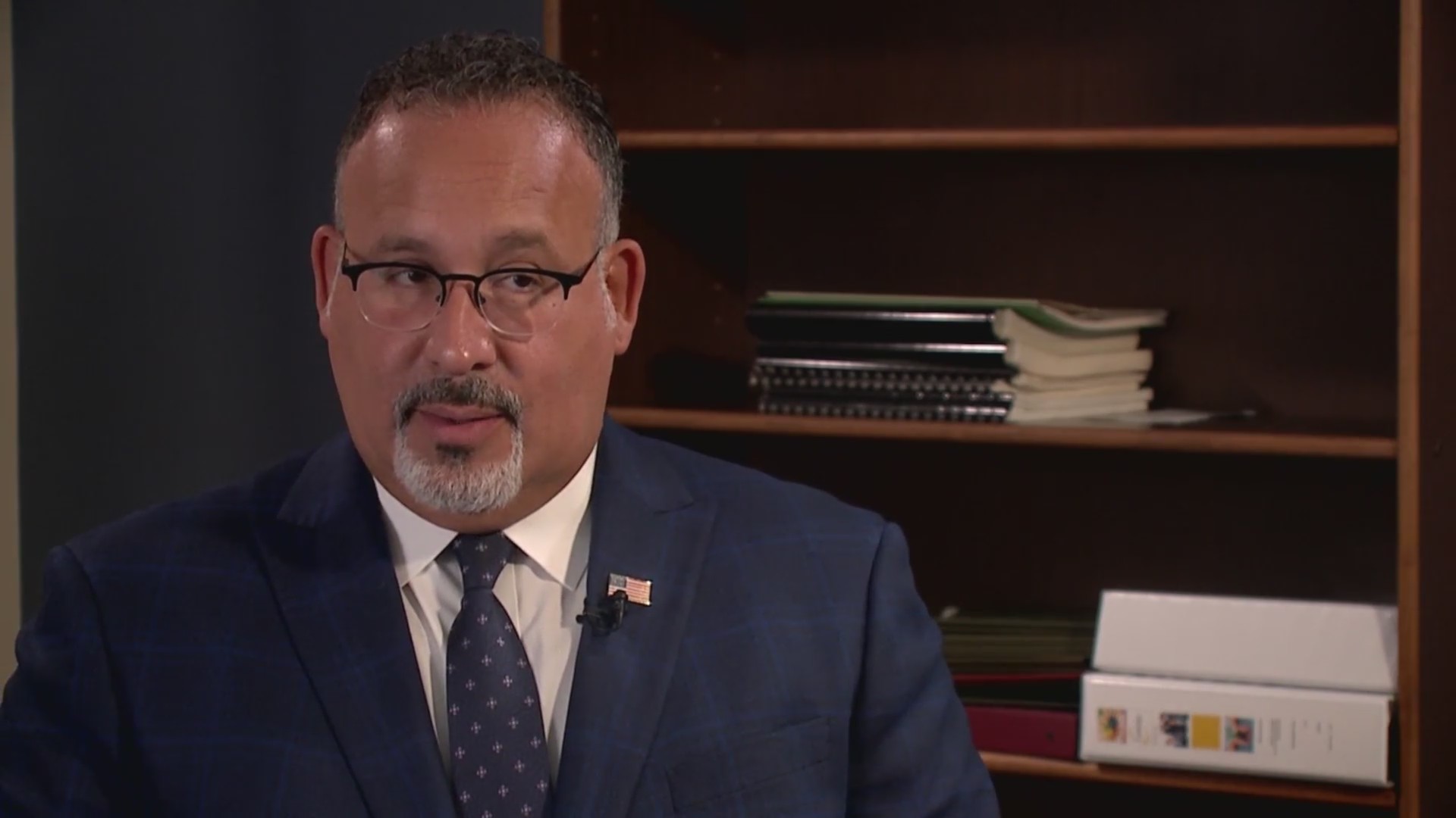Education secretary visits Aurora, talks DPS controversy – FOX31 Denver