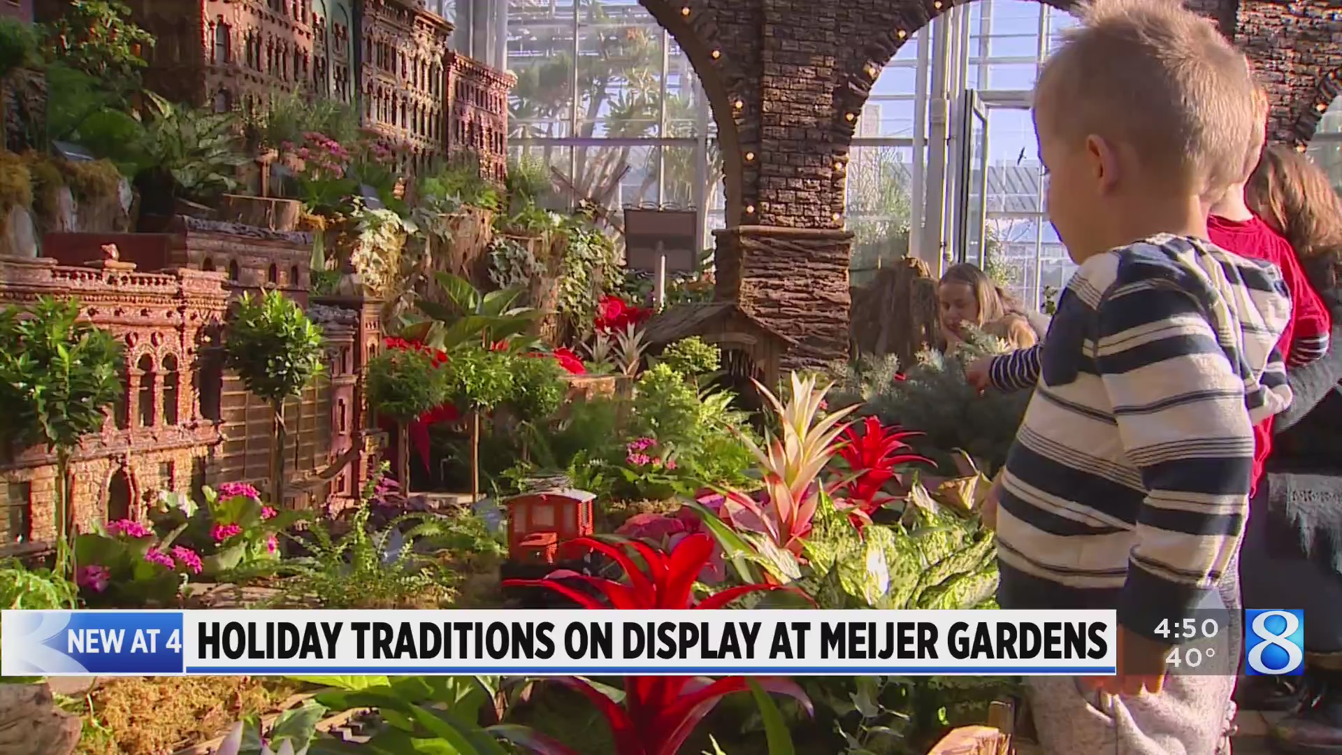 Holiday traditions on display at Meijer Gardens – WOODTV.com