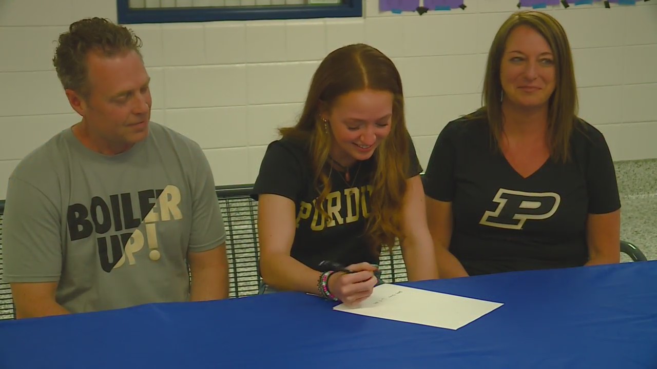 Carroll’s Audrey Lemley, Jager Simkins sign for college – WANE 15